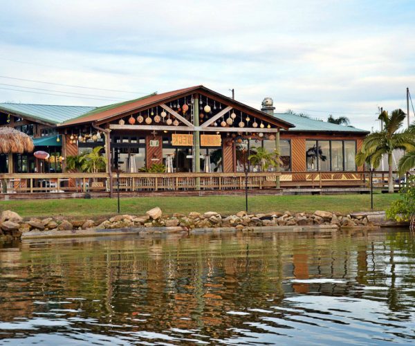 Grills Riverside Melbourne - Grills Seafood Deck & Tiki Bar